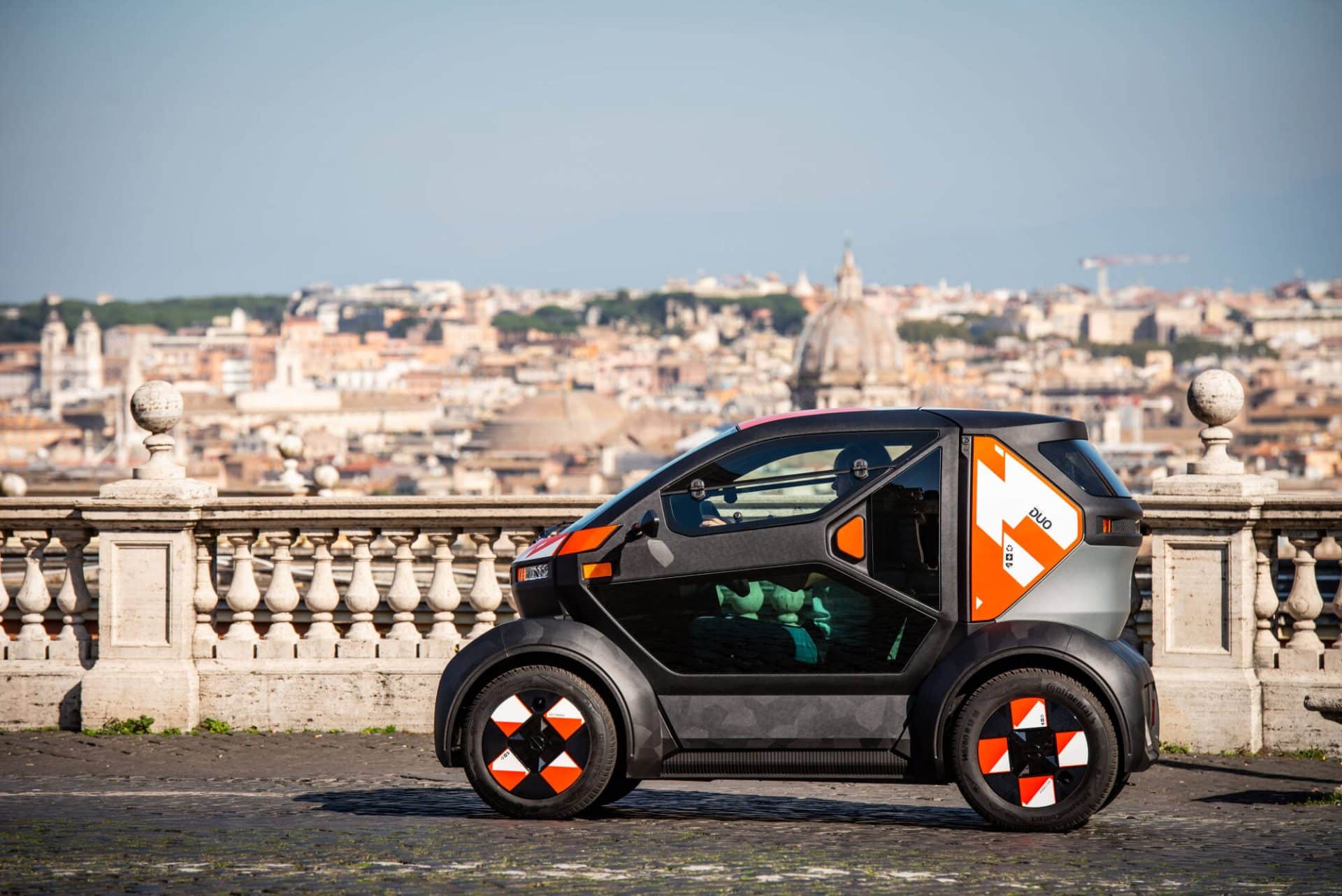 Nuovo Mobilize Duo 2025, prezzo, autonomia e versioni del quadriciclo ...