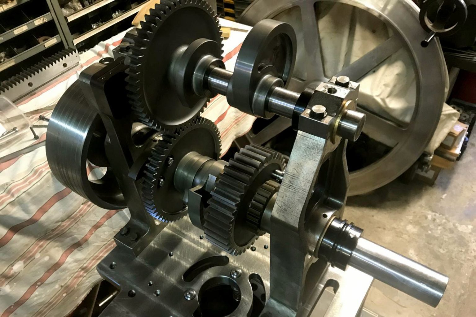 Torna a funzionare il fenomenale primo motore a scoppio della storica ...