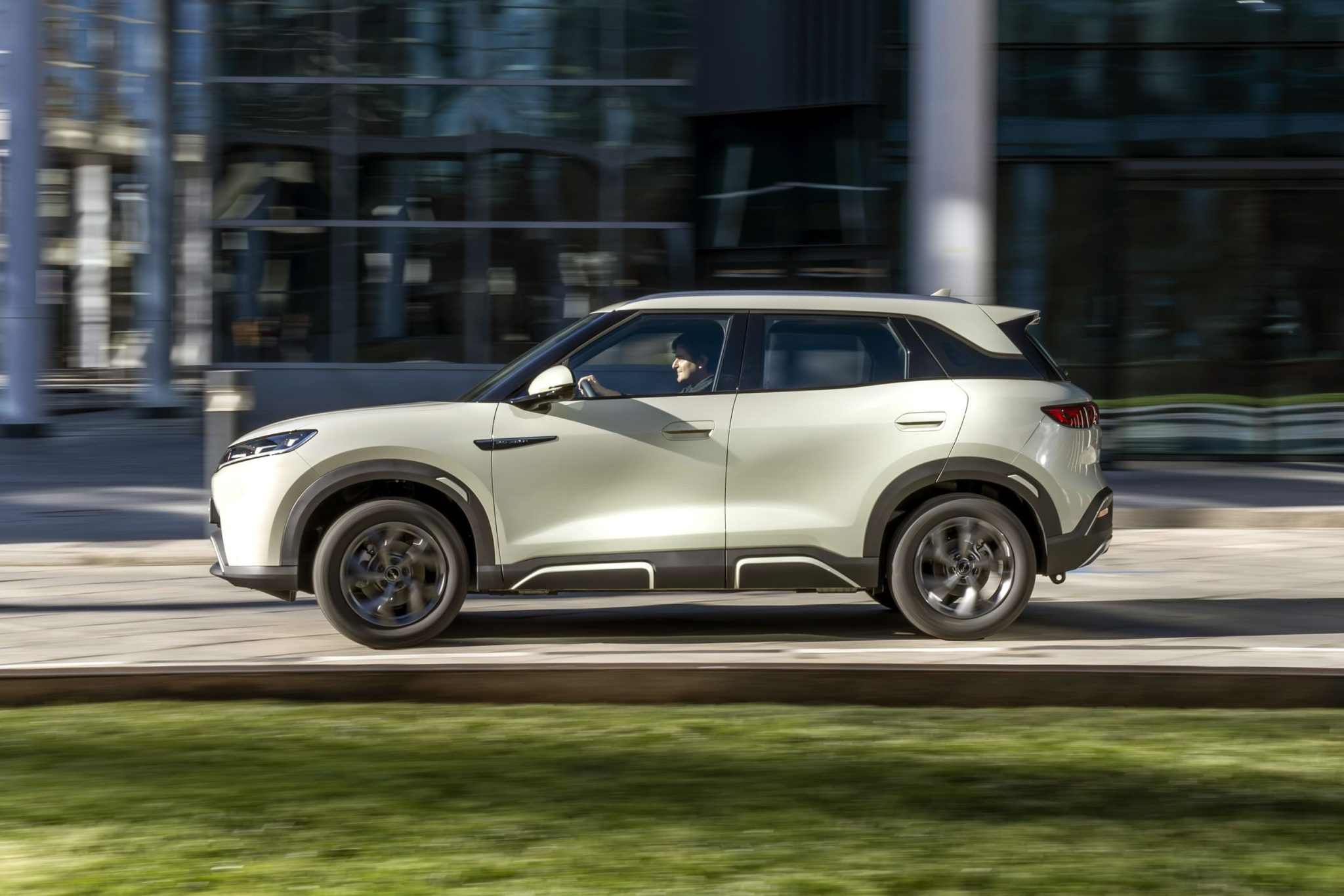 Nuovo BYD Atto 2, prova del city Suv elettrico, pregi, difetti e prezzo