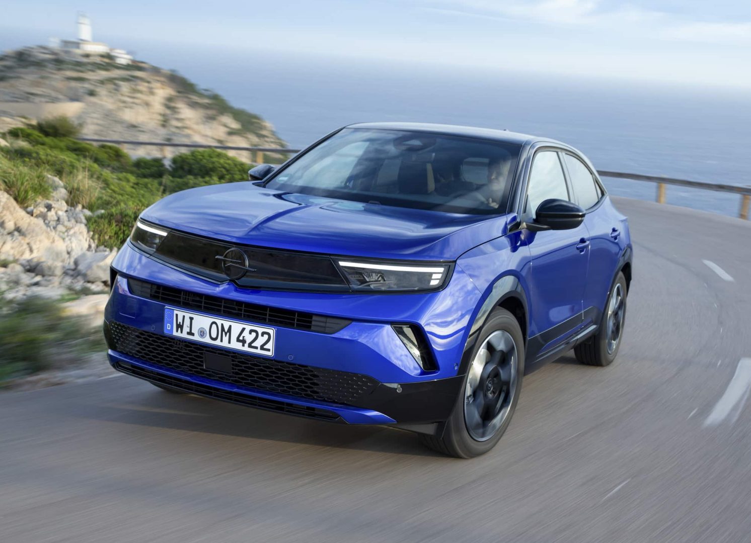 Nuovo Opel Frontera Hybrid, Suv spazioso e adatto alla vita quotidiana ...