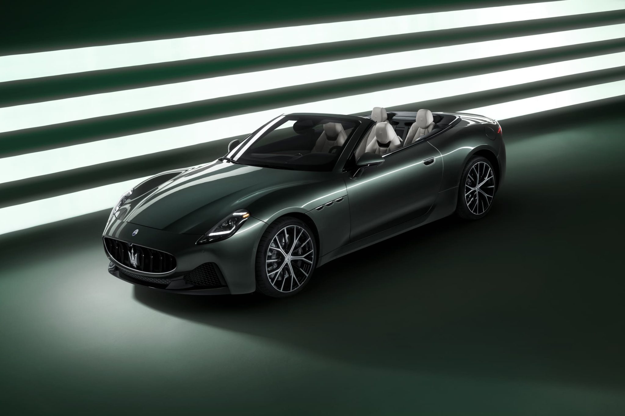 Maserati riporta GranTurismo e GranCabrio nello stabilimento di Modena ...