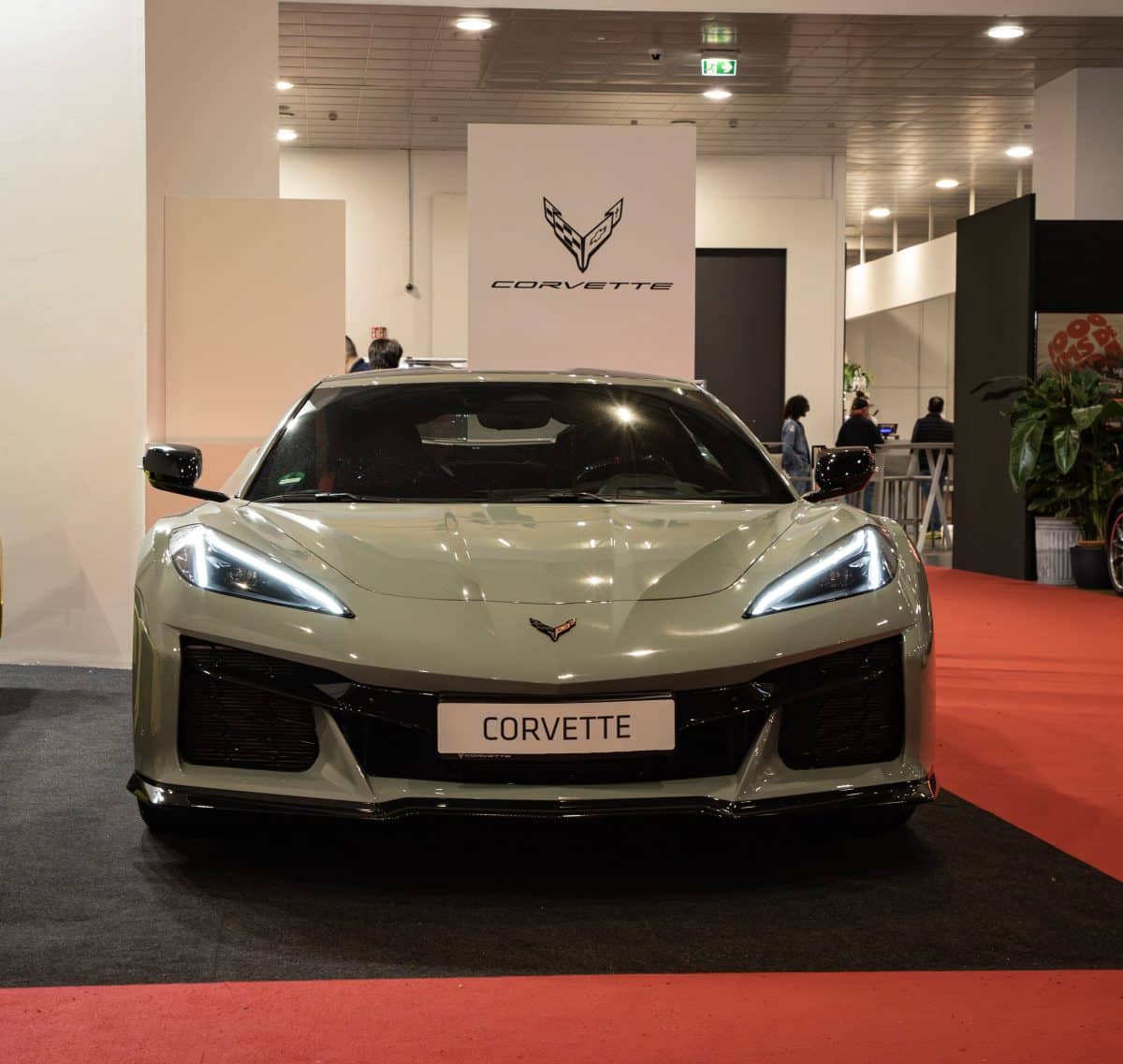 Corvette E-Ray e-AWD, in Italia la formidabile supersportiva USA col V8 ...