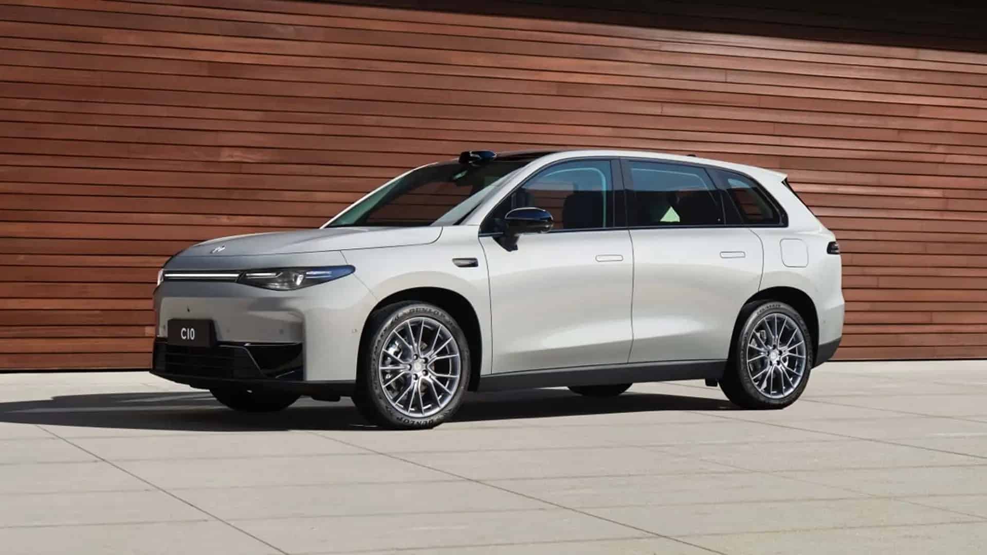 Nuovo Leapmotor B10 REEV Hybrid, 900 km di range prezzo da 25.900 euro