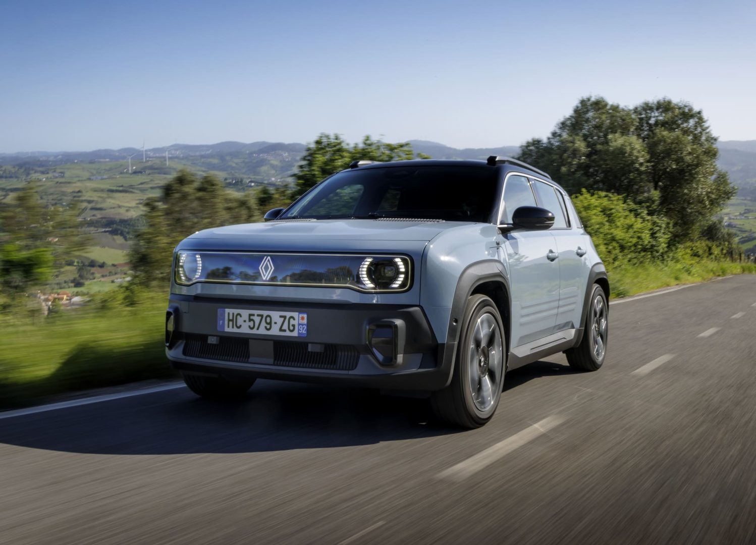 Renault 4 E-Tech Electric, incredibile elettrica su strada. Le ...