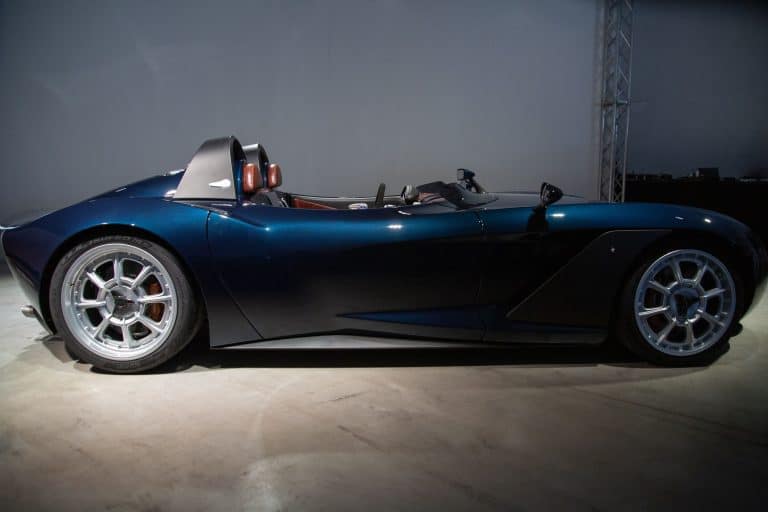 Rina, la formidabile barchetta V8 di Automobili Mignatta