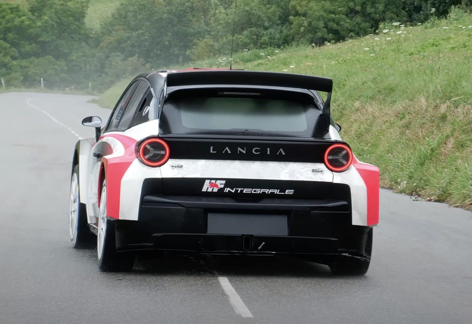 Lancia HF Integrale torna al mondiale rally 2026 con la Ypsilon