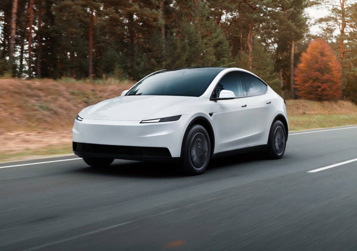 Tesla Model Y Standard Long Range a trazione posteriore, 657 km di ...