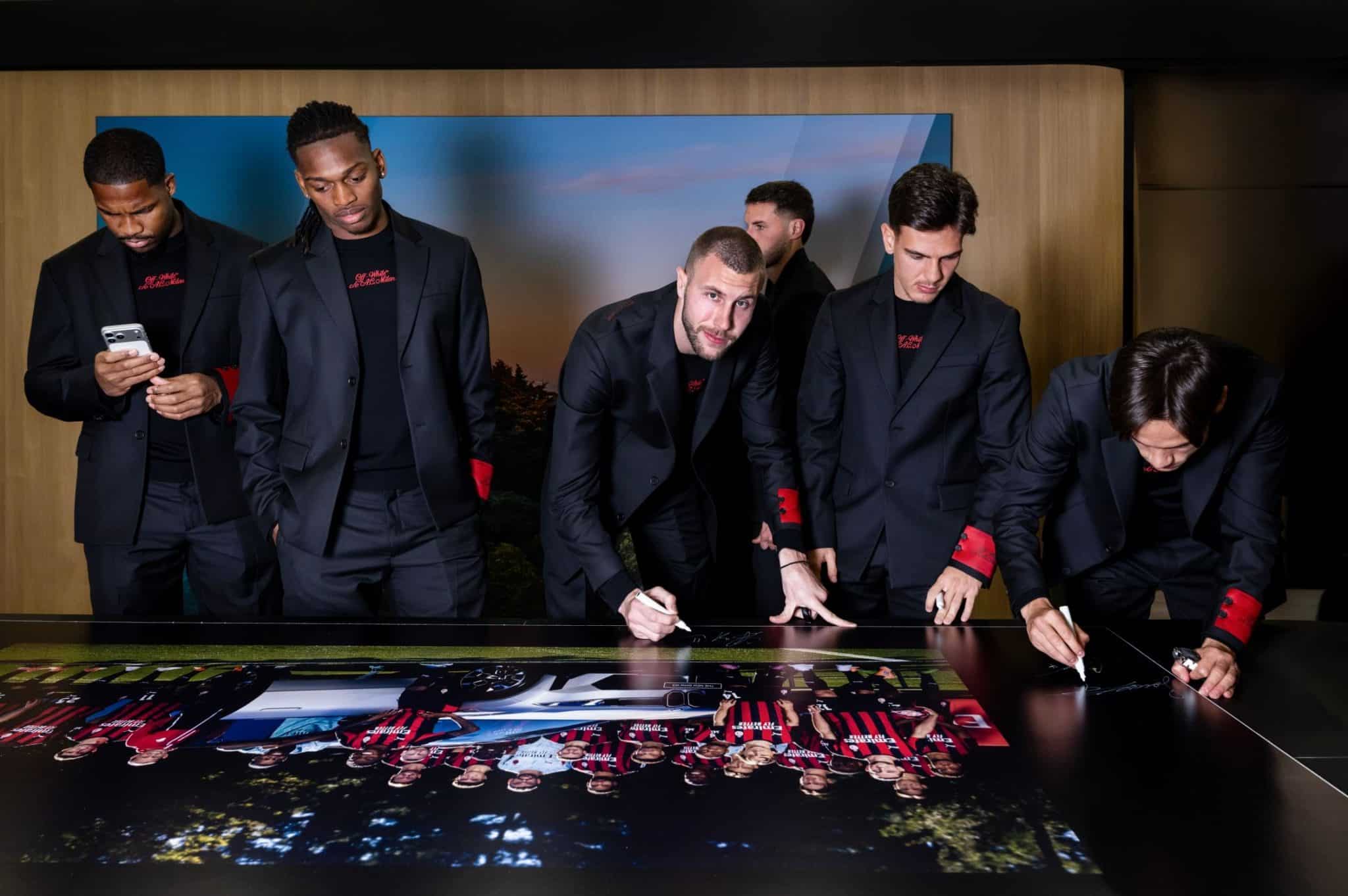 House of BMW Italia si trasforma in San Siro per la consegna di 20 auto al Milan