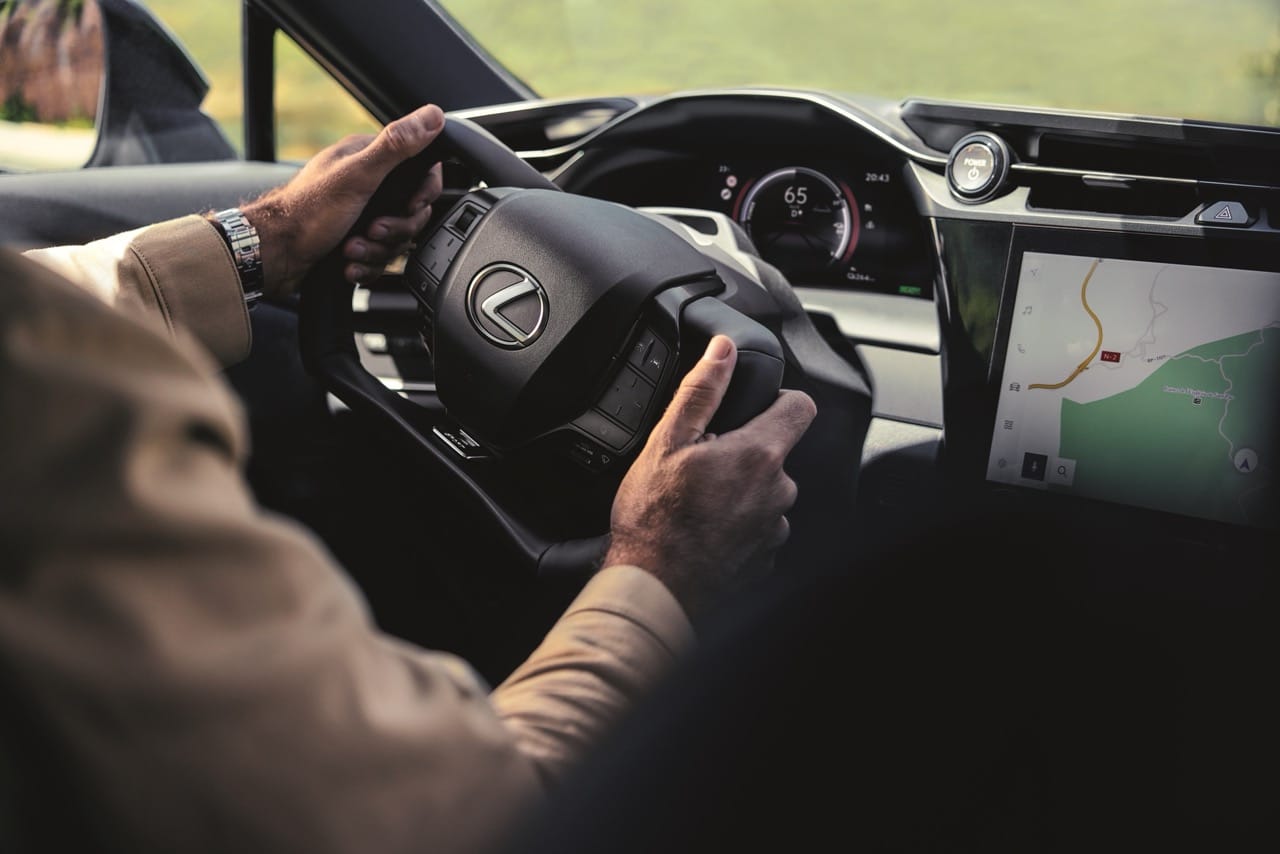 Lexus RZ 2026 steer by wire, come funziona il nuovo sterzo a "filo"