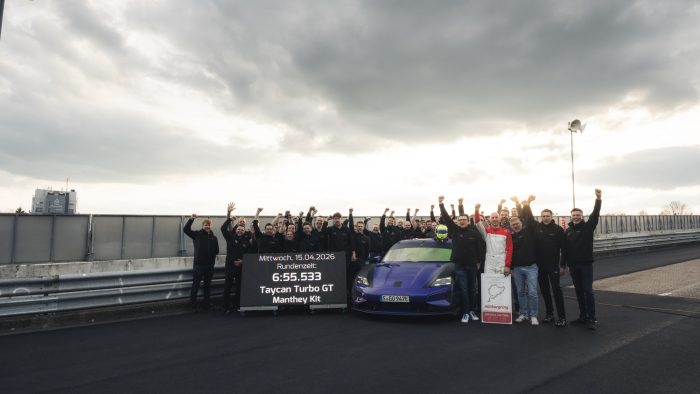 P Zero Trofeo RS fa il record al Nurburgring su Porsche Taycan Turbo GT ...